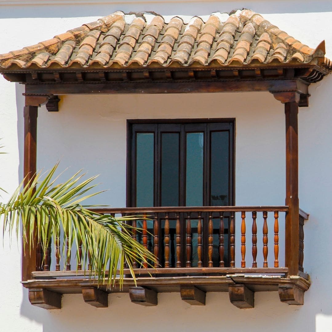 Chicago Wrought Iron Balcony Railings - Custom & Pro Installation